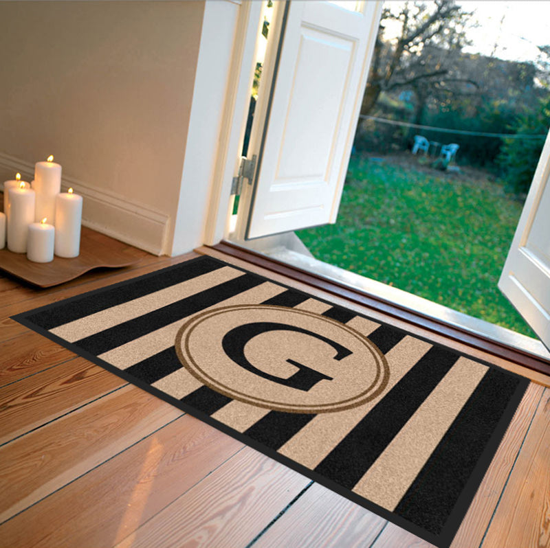 Farmhouse Doormat Black | The Personalized Doormats Company